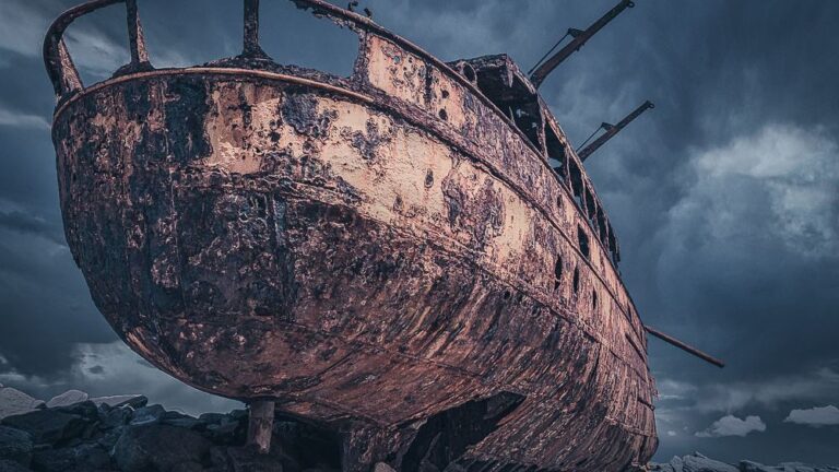 10 'Ghost Ships' That Mysteriously Disappeared At Sea - Festivaltopia